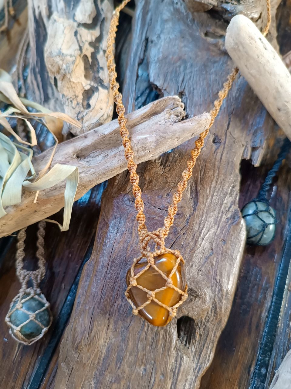 Pendentifs Pierre en filet "Aditi" - Espritbohememacrame